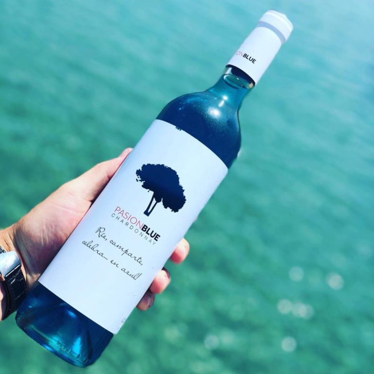 ¿QUÉ ES EL VINO AZUL? - Sensivus